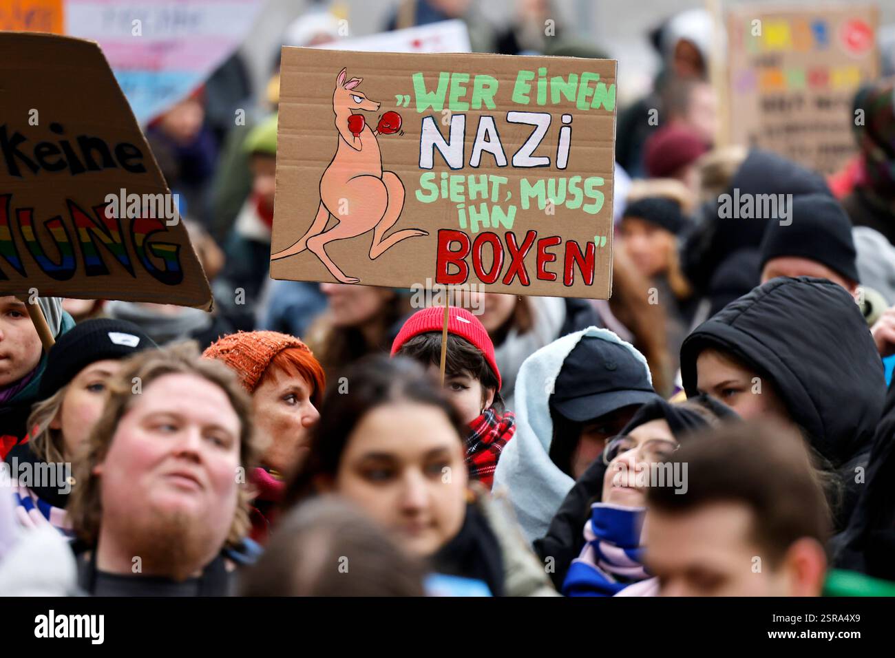 Tausende Menschen sind in die Innenstadt zur bundesweit stattfinden ...