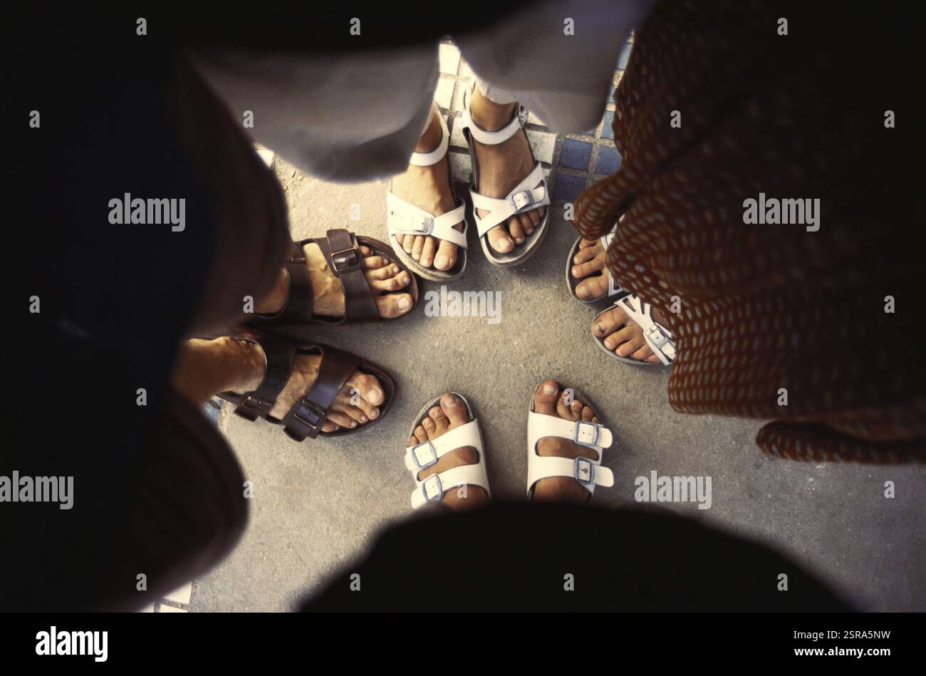 Friends foot sandals hi-res stock photography and images - Alamy