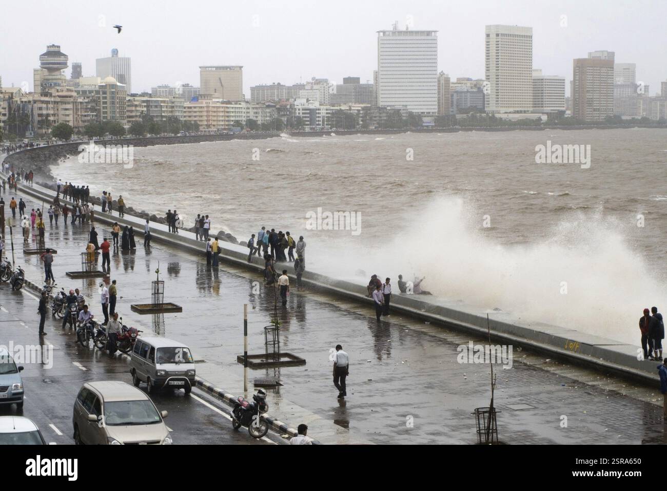 High tide at marine drive, Bombay Mumbai, Maharashtra, India, Asia Stock Photo - Alamy