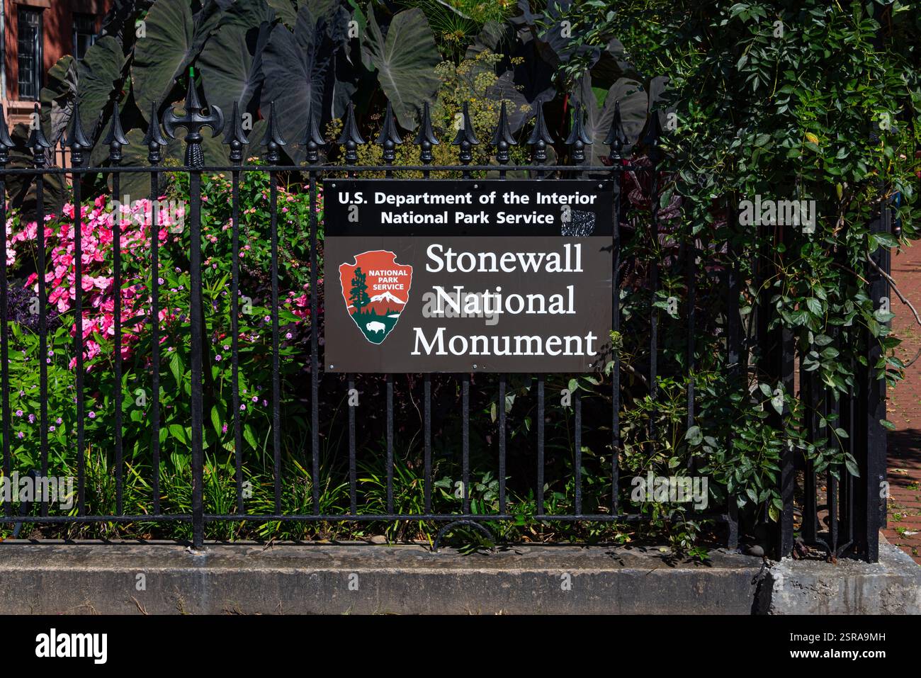 Stonewall uprising hi-res stock photography and images - Alamy