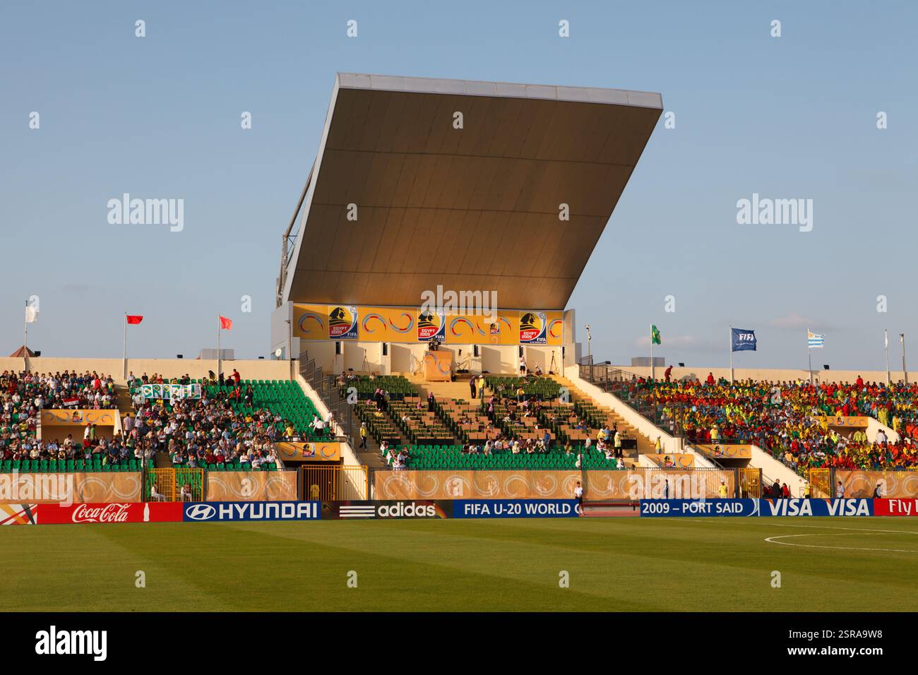 General view of a match day football hi-res stock photography and ...