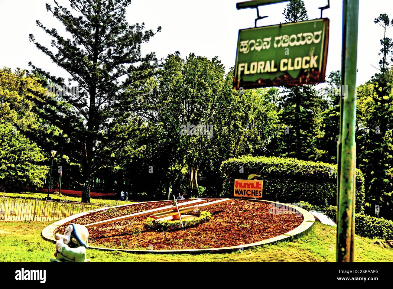 Flower clock in Lalbagh Botanical Garden, Bangalore, Bengaluru ...