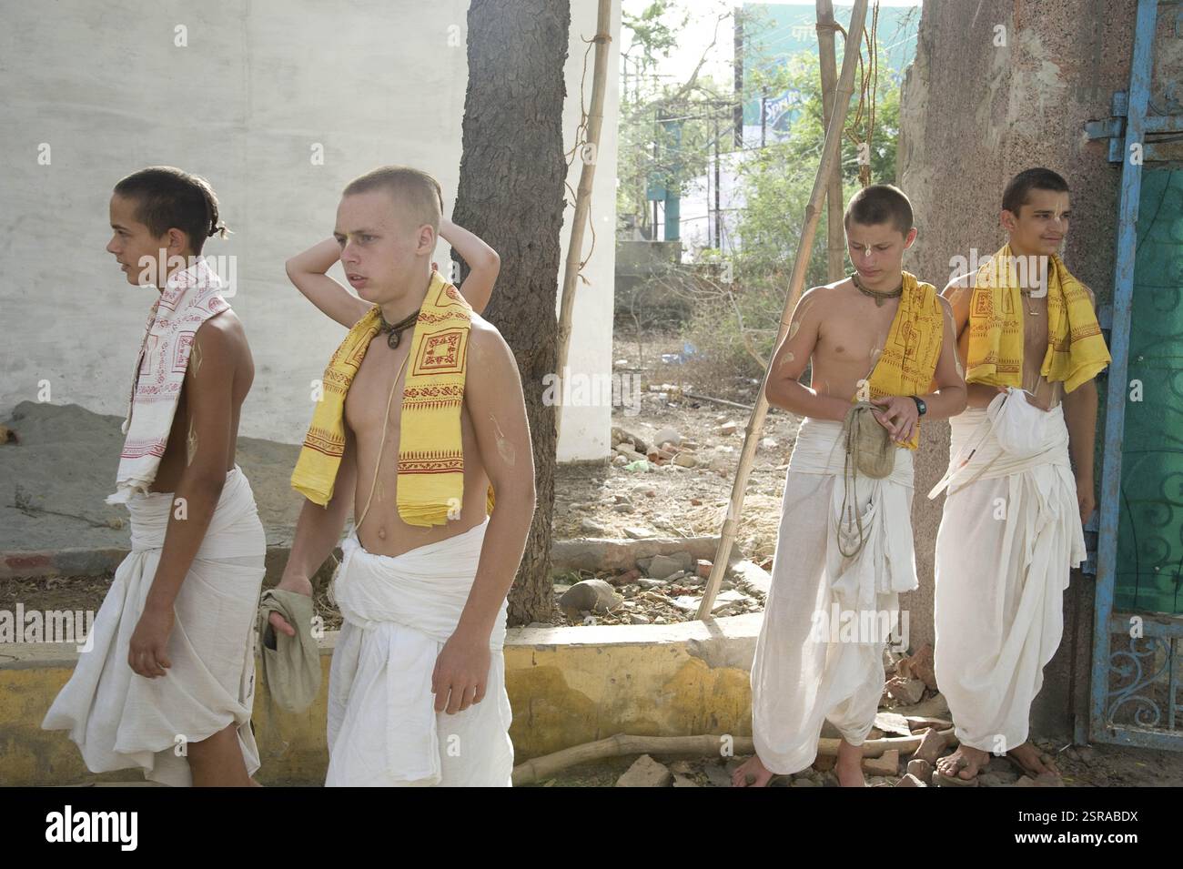 Foreign devotees, vrindavan, uttar pradesh, india, asia Stock Photo - Alamy