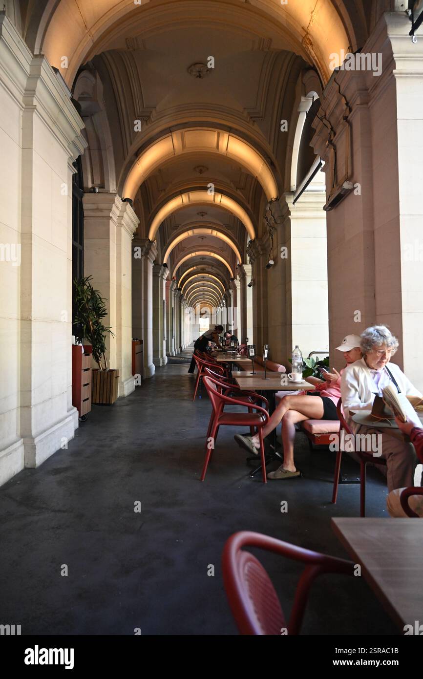 Corridor Café, Melbourne's General Post Office 350 Bourke Streets ...