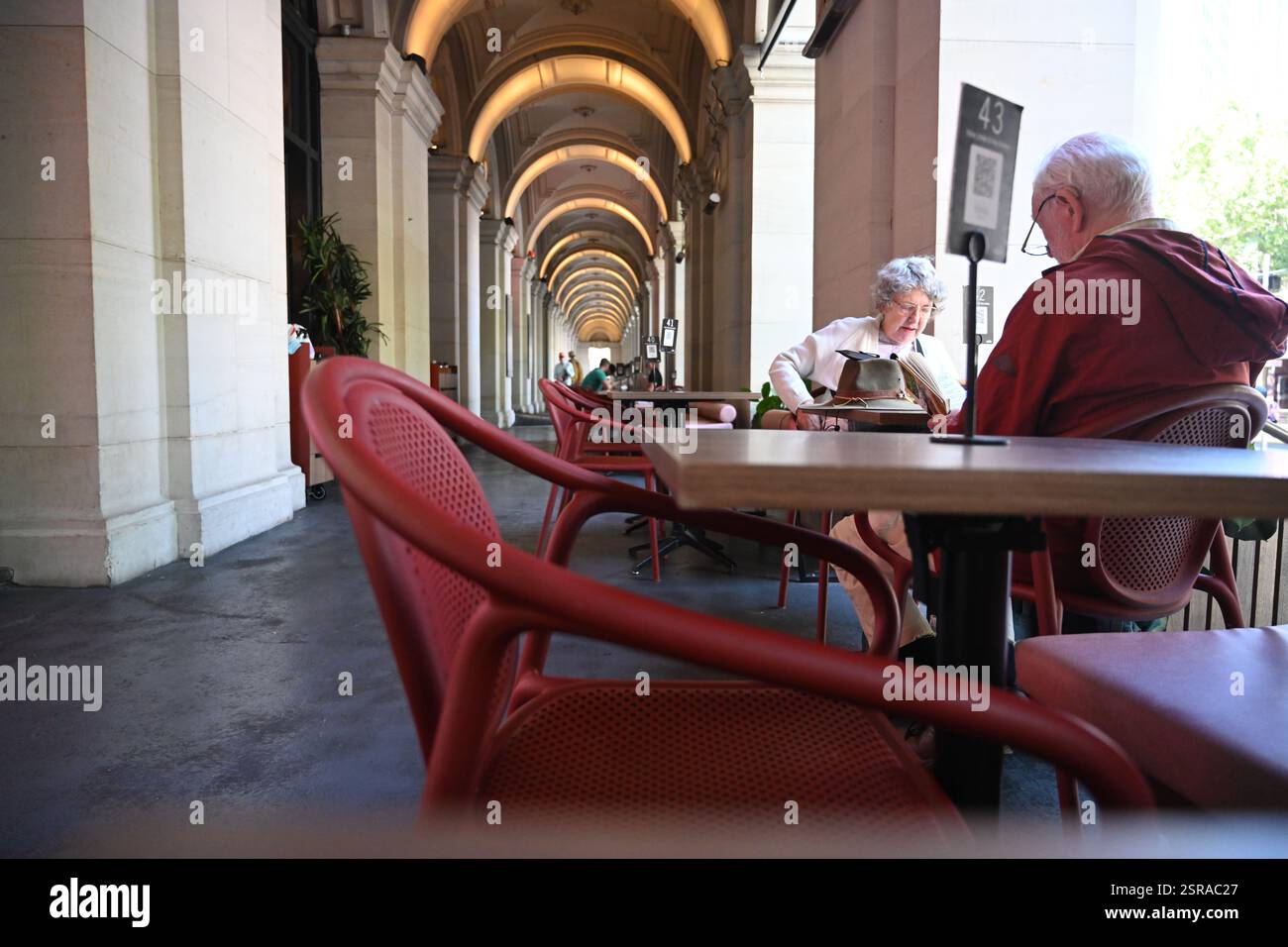 Corridor Café, Melbourne's General Post Office 350 Bourke Streets ...