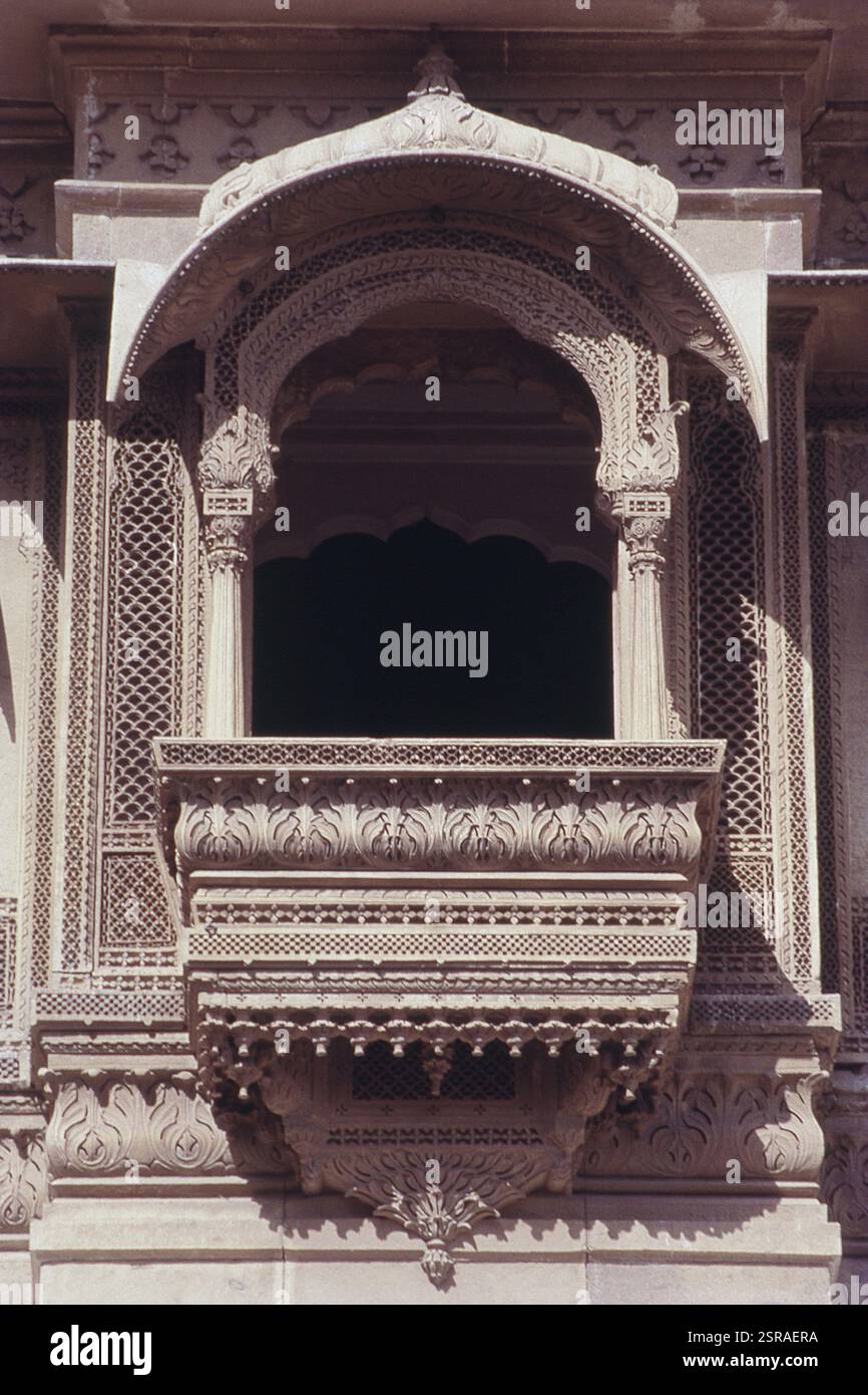 Decorated window of Patwon ki Haveli, Jaisalmer, Rajasthan, India, Asia ...