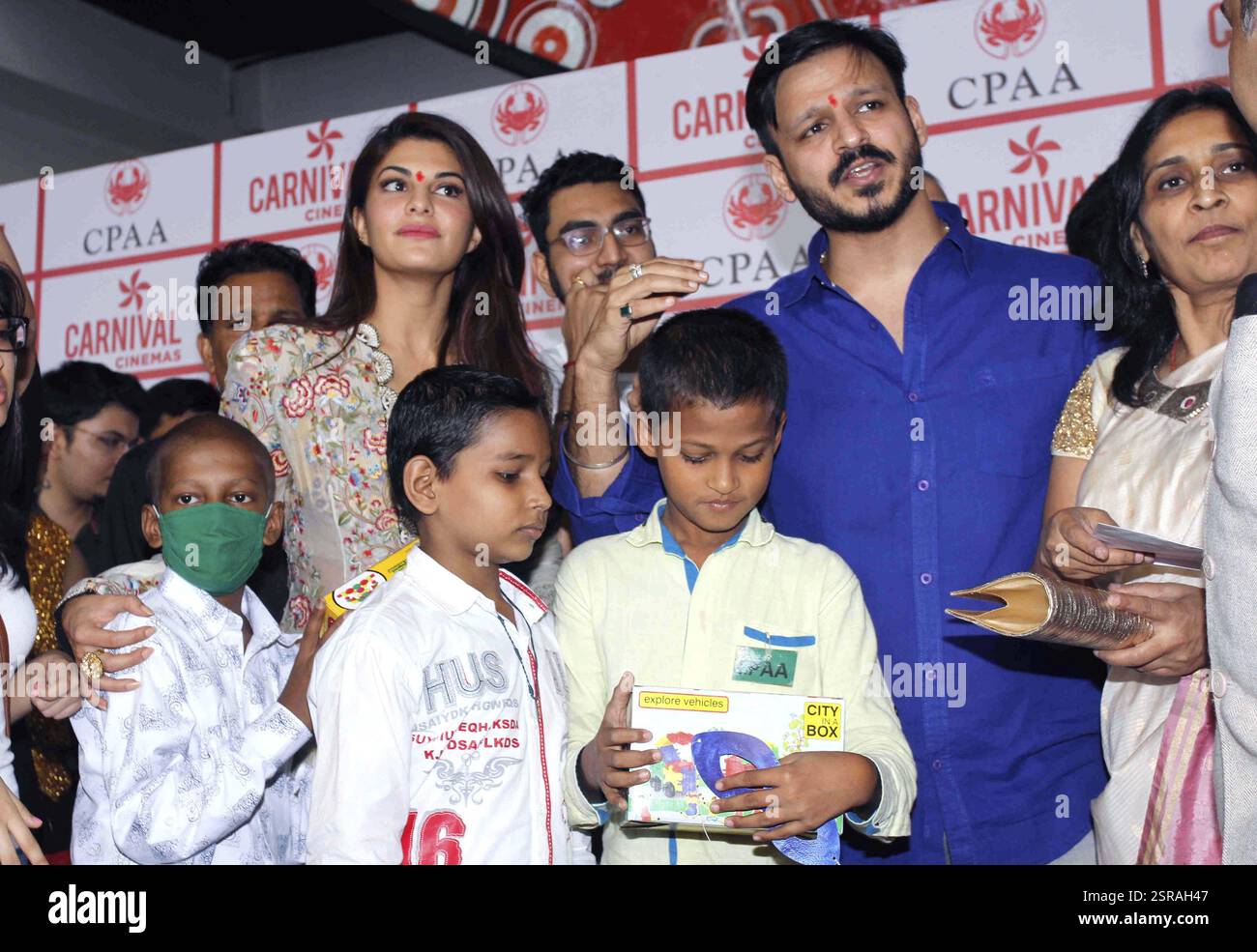 Bollywood actor Vivek Oberoi celebrates birthday Jacqueline Fernandez ...