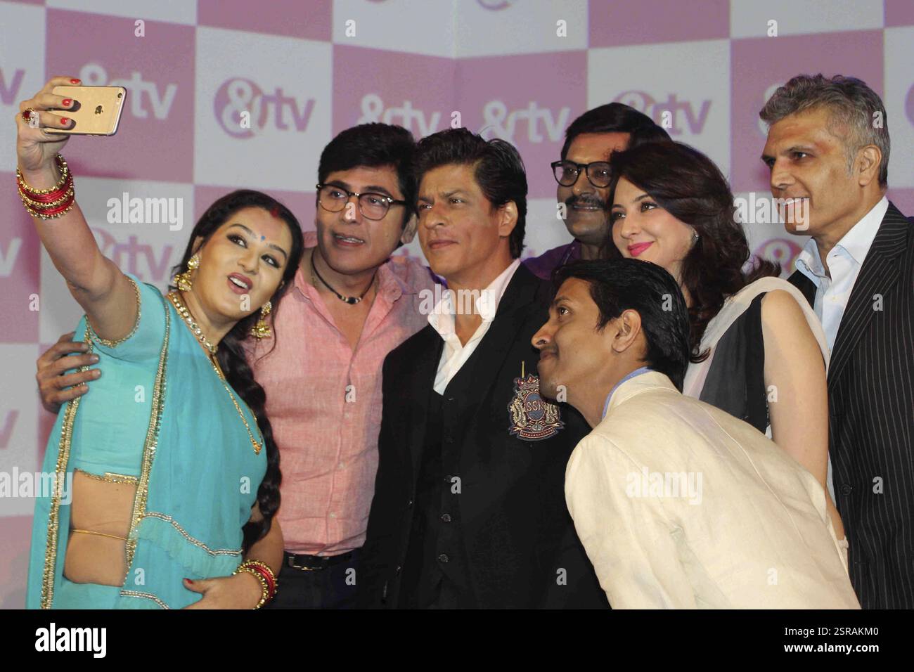 Television actor take selfie Bollywood actor Shah Rukh Khan during launch new Hindi ...