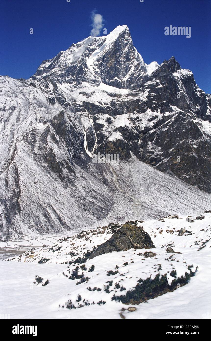 Mt everest aerial hi-res stock photography and images - Alamy