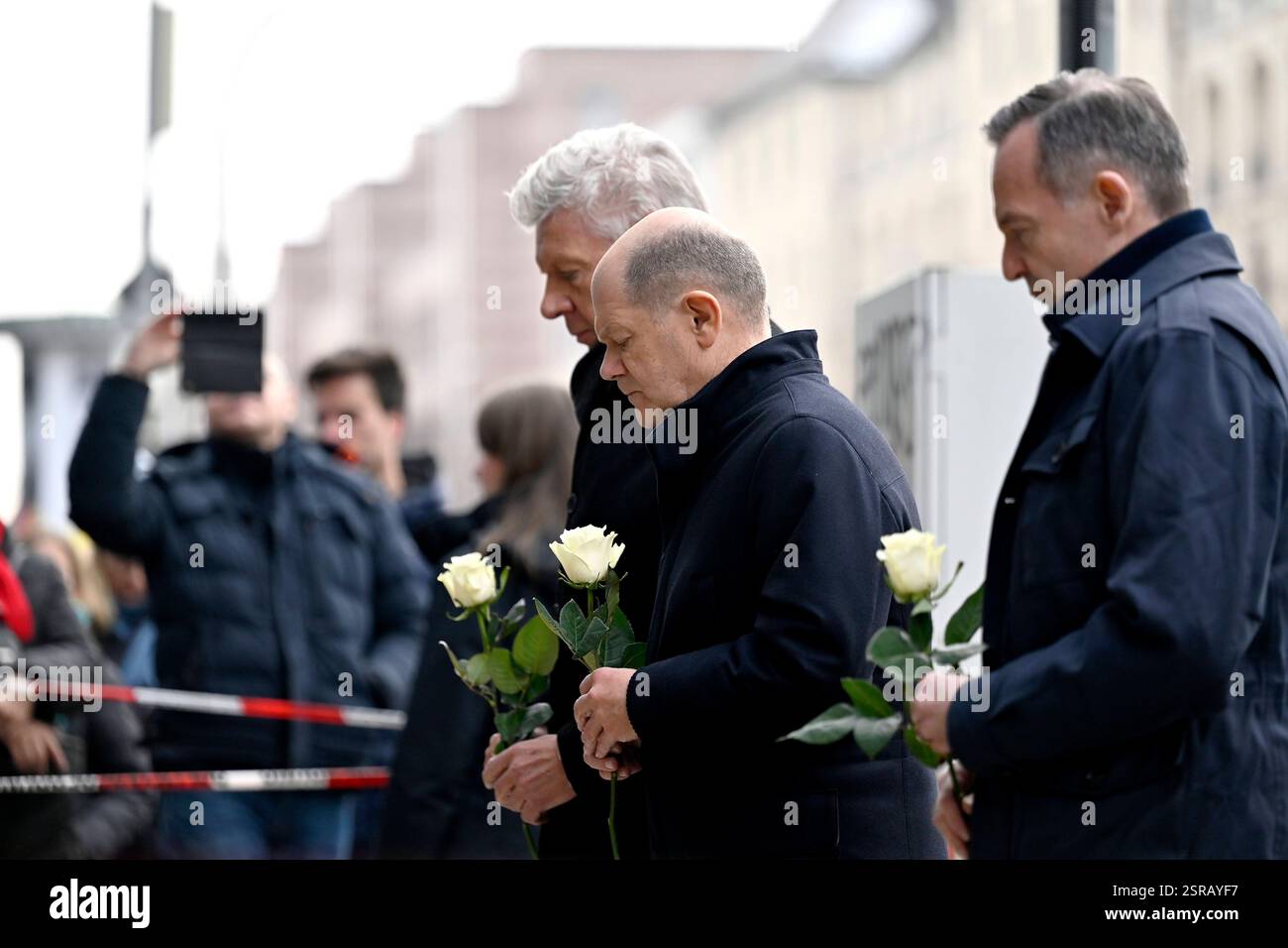 Gedenken an Opfer des Terroranschlags in München: Bundeskanzler Olaf ...
