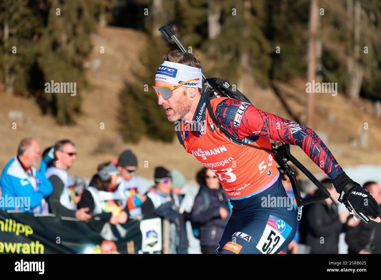 Lenzerheide, Schweiz. 15th Feb, 2025. Simon Eder (AUT) bei der IBU Biathlon-Weltmeisterschaft ...