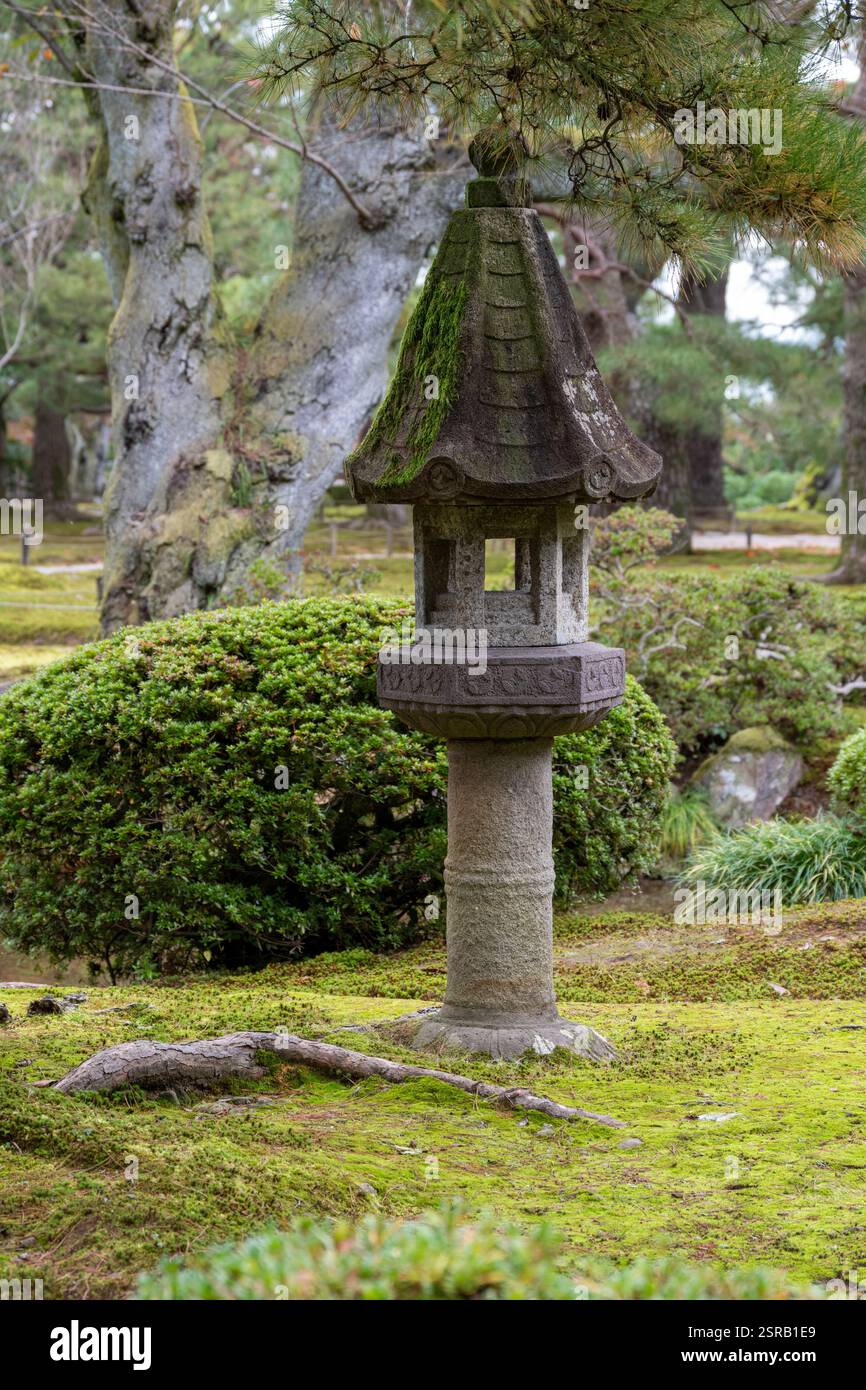 Kenroku en garden japan kenrokuen hi-res stock photography and images ...