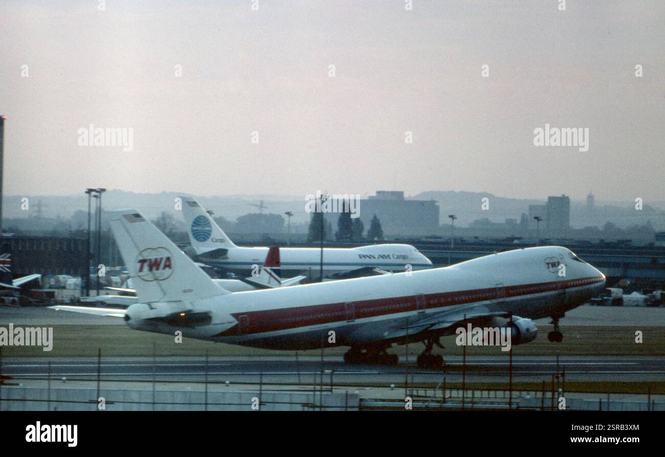 A Trans World Airlines Boeing 747-131 in original livery departing ...