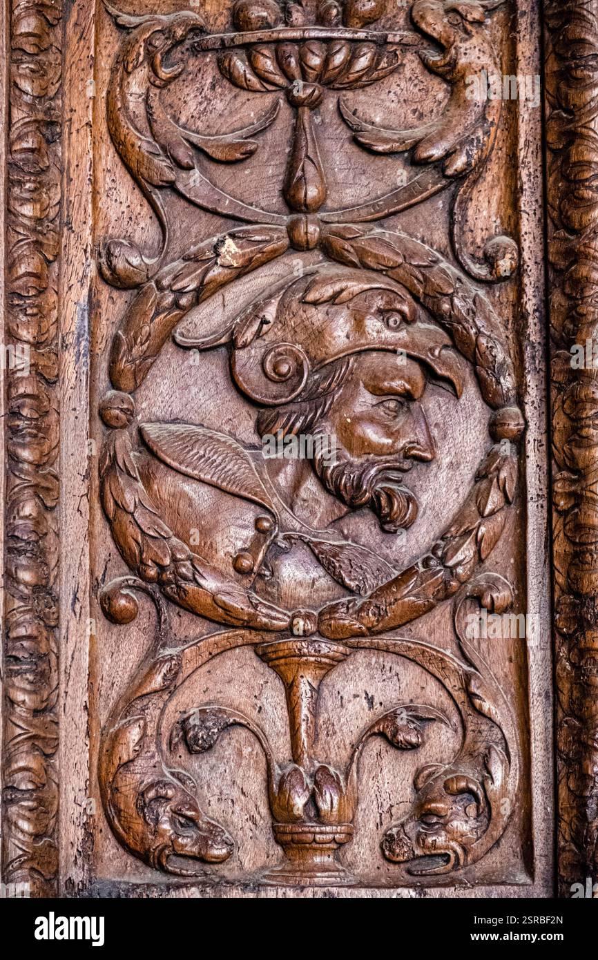 Entrance door to the temple, Gothic flamigero, walnut door with ...