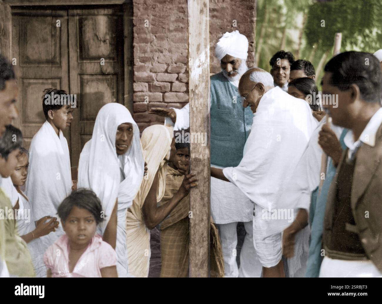 Mahatma Gandhi meeting people after Hindu Muslim riots, East Bengal ...