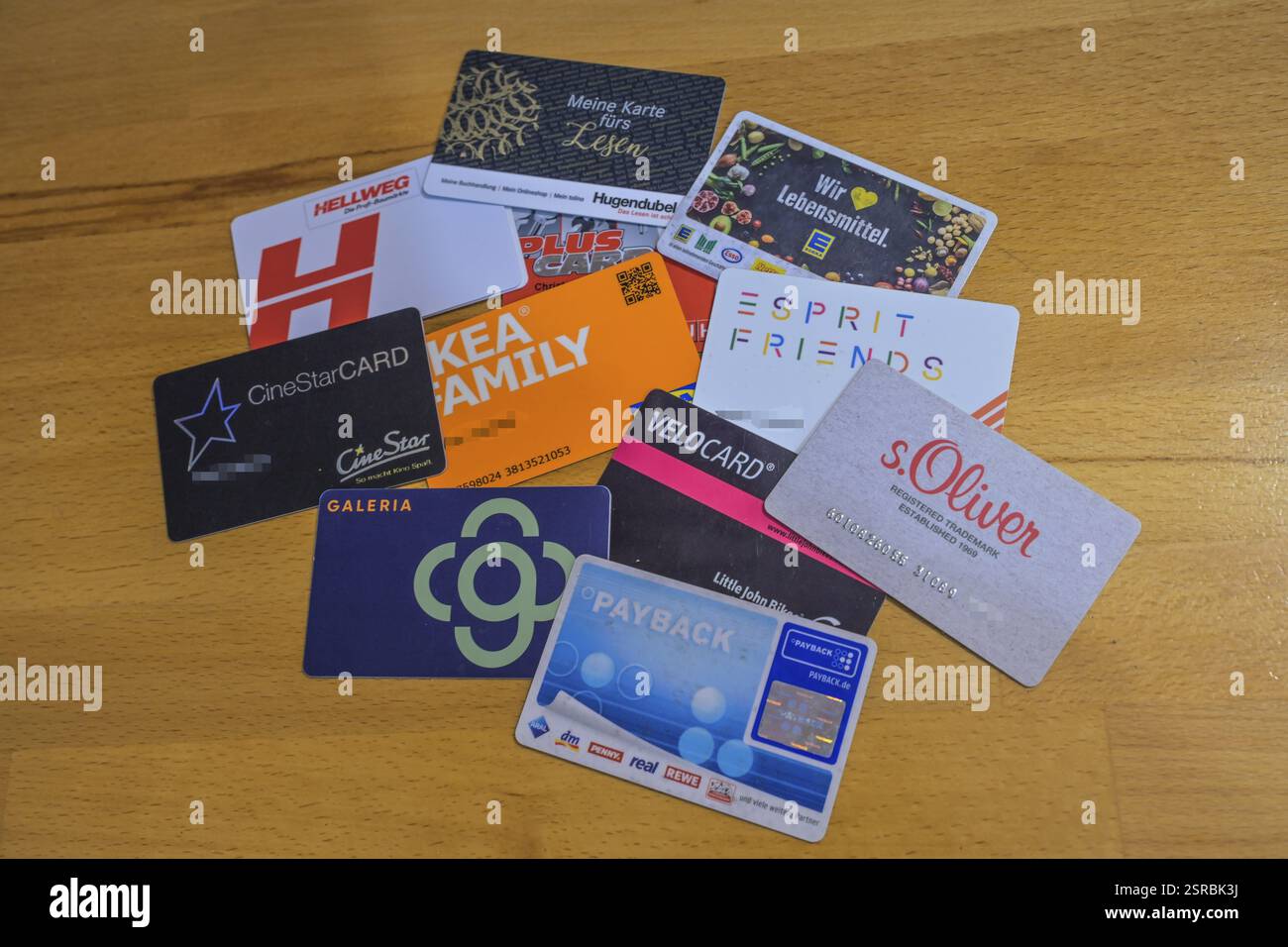 Cheap business cards hi-res stock photography and images - Alamy