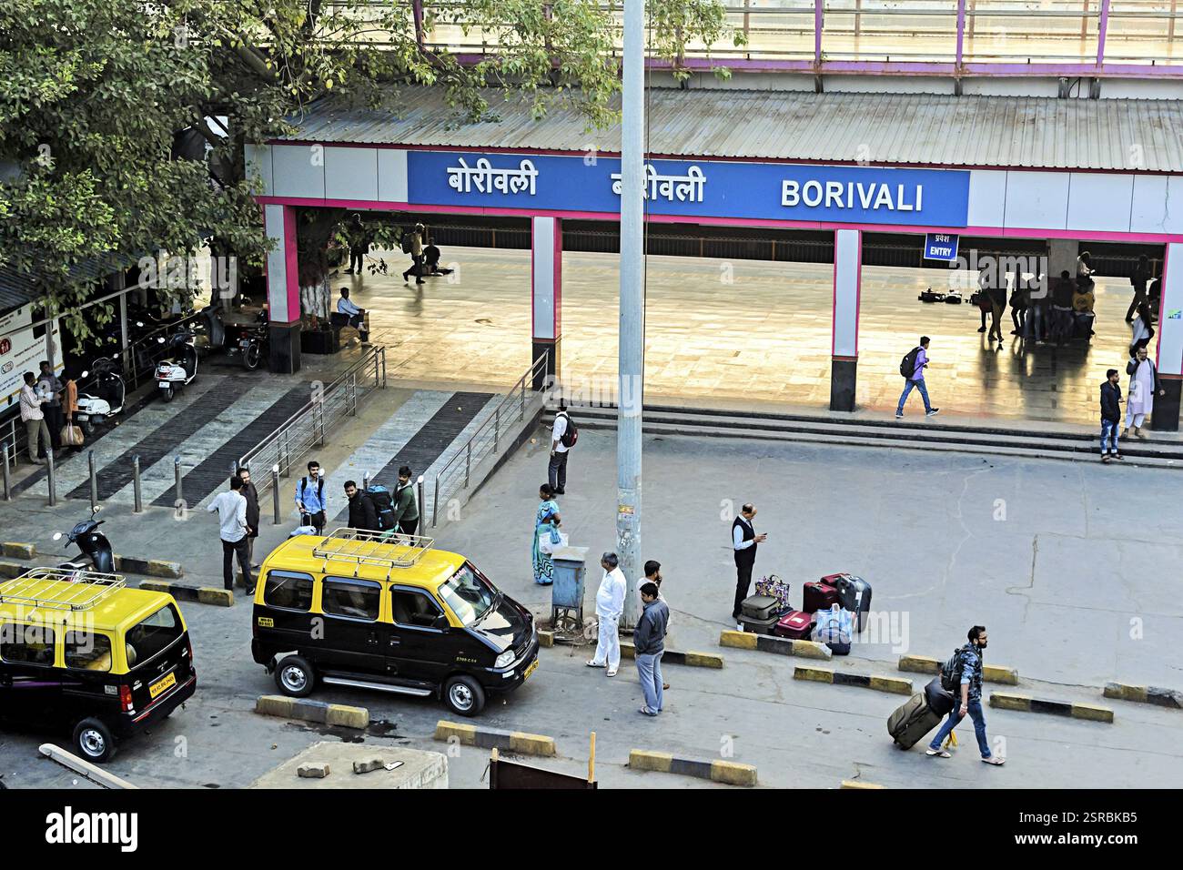 Borivali Railway Station, Mumbai, Maharashtra, India, Asia Stock Photo ...