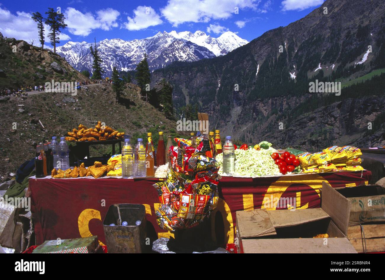 Chat shop on way to Rohtang Pass, Himachal Pradesh, India, Asia Stock Photo - Alamy