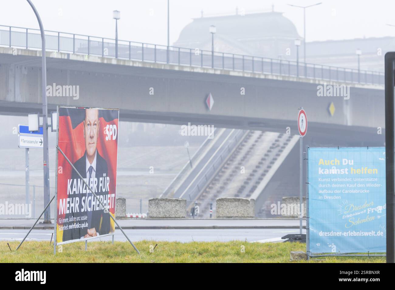 After the partial collapse of the Carola Bridge, demolition work ...