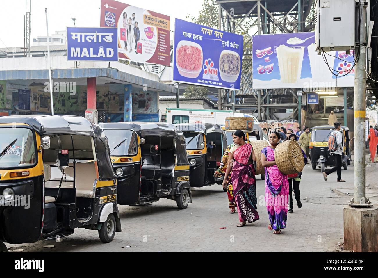 Malad Railway Station overbridge, Mumbai, Maharashtra, India, Asia ...