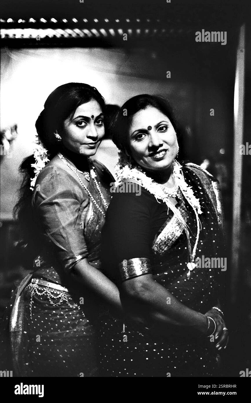 Traditional clothing sari Black and White Stock Photos & Images - Alamy