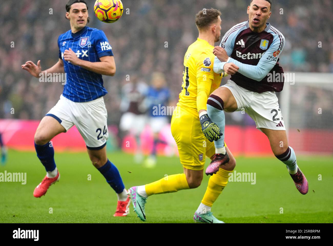 Aston Villa's Morgan Rogers (right) and Ipswich Town goalkeeper Alex ...