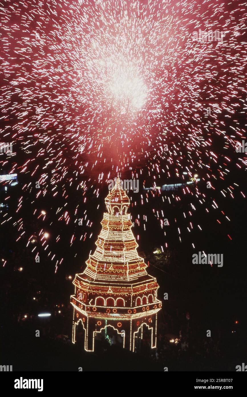 Fireworks exploding, thrissur pooram march festival, Kerala, India ...
