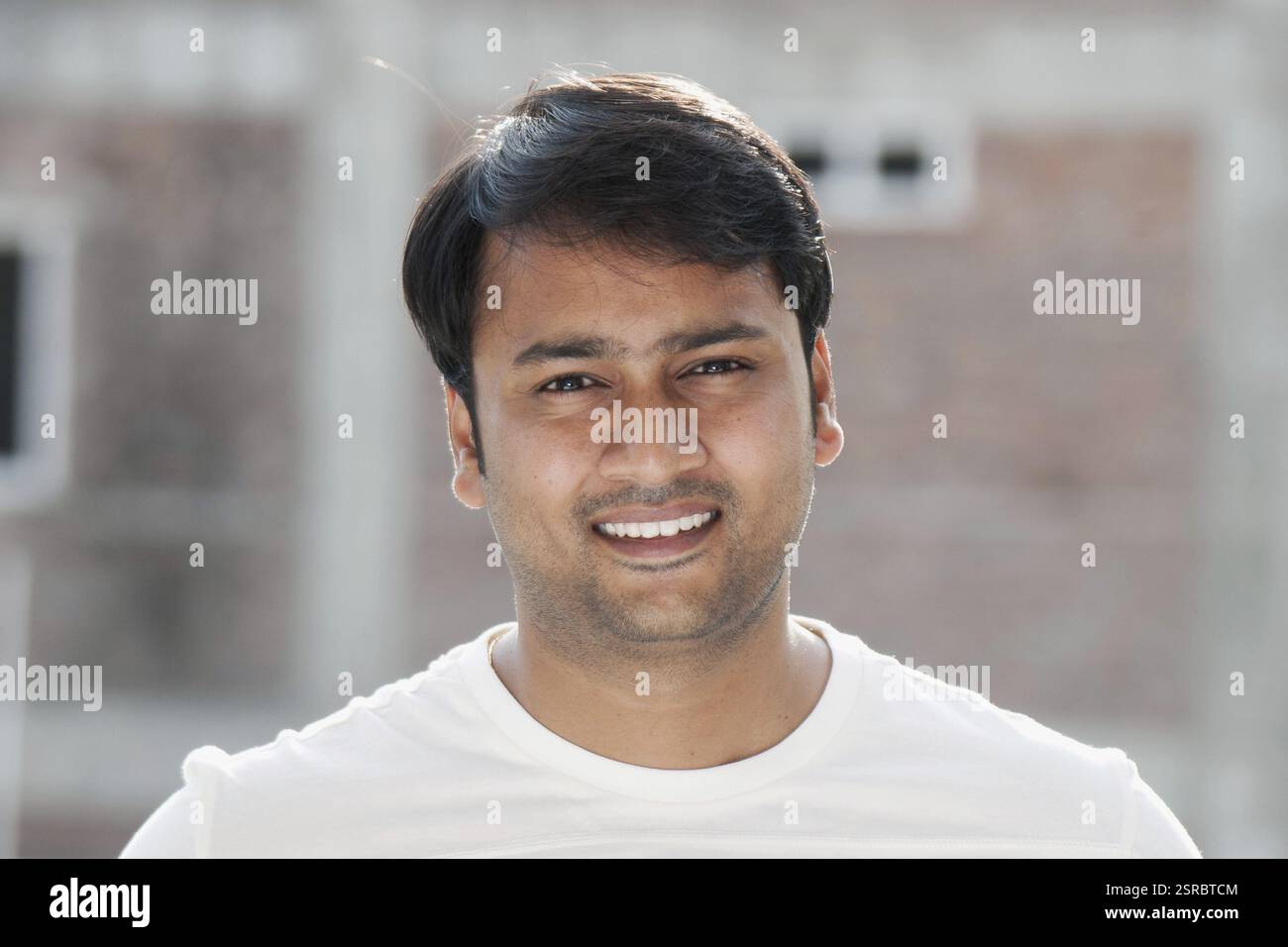 India, local man, smiling hi-res stock photography and images - Alamy