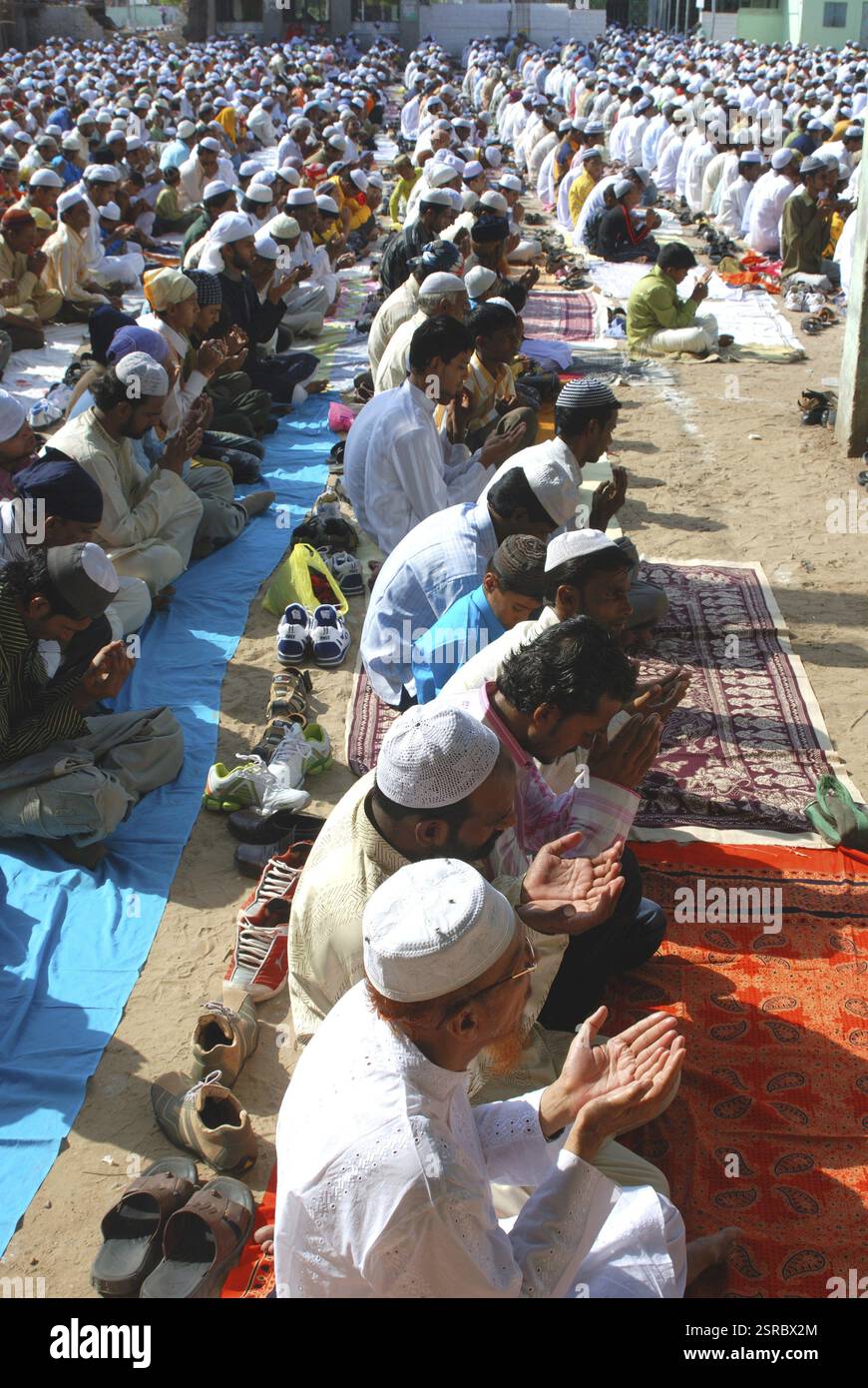 Muslims praying dua just after ID namaz in mosque, Jodhpur, Rajasthan ...