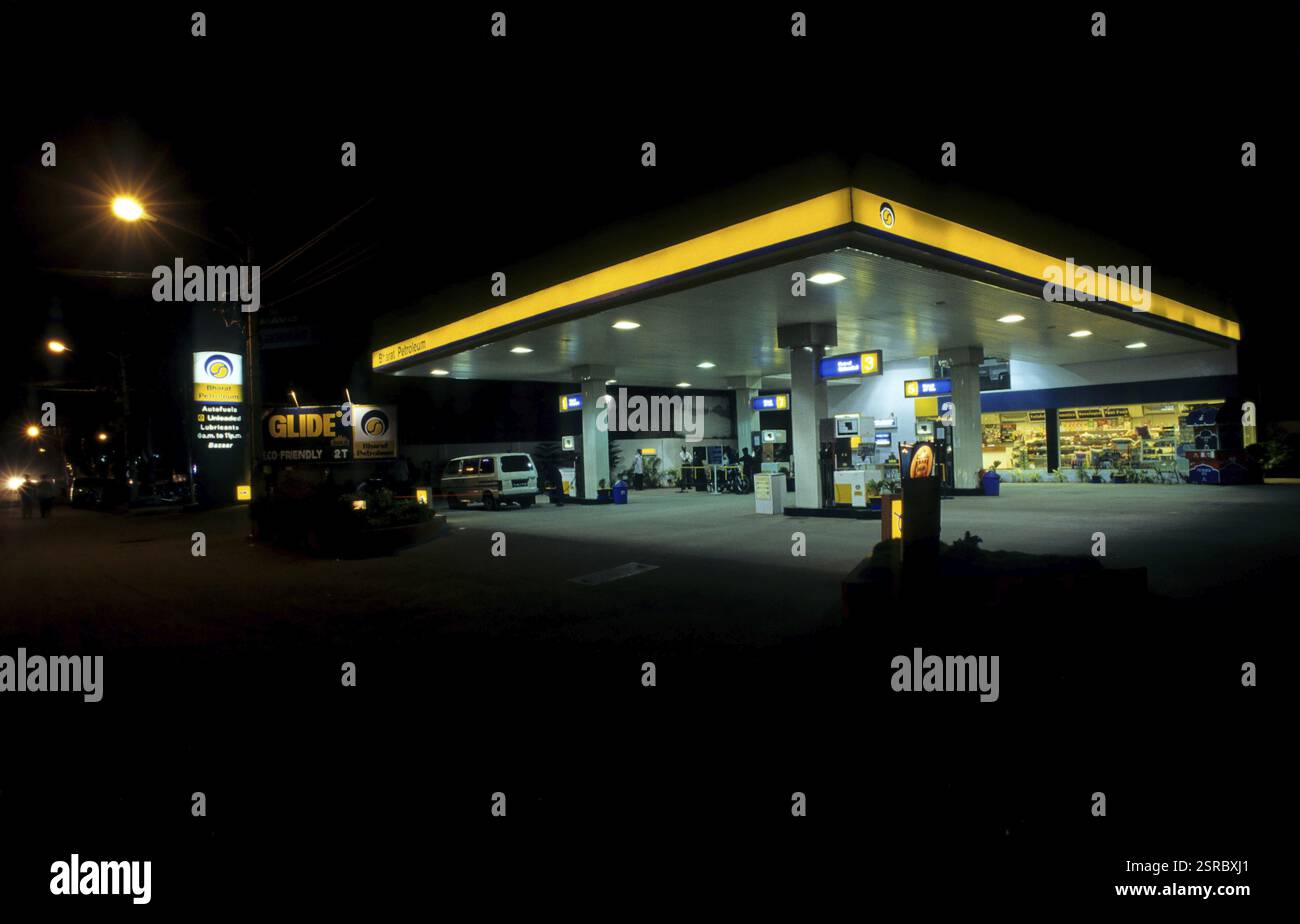 Fuelling petrol pump hi-res stock photography and images - Alamy