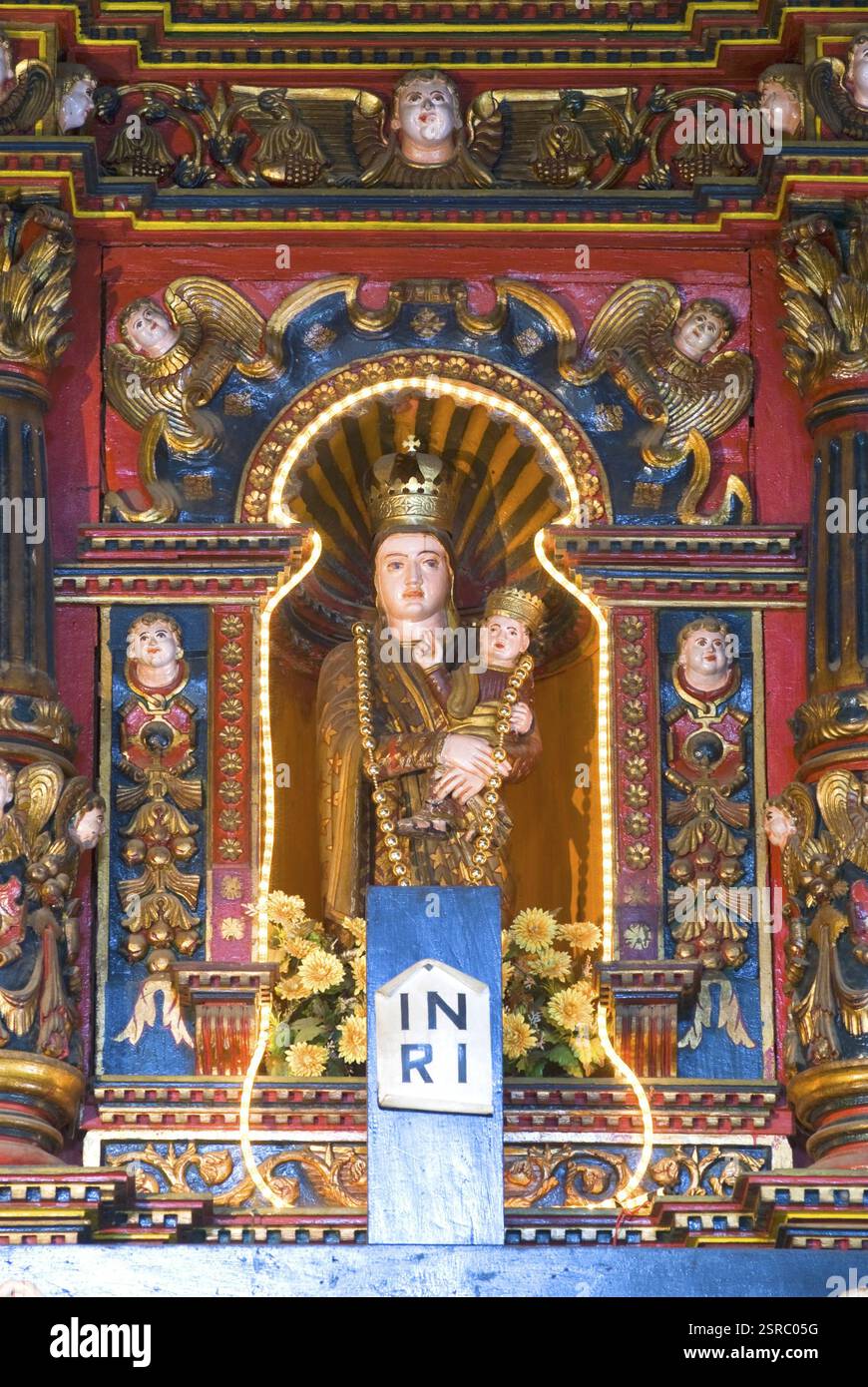 Altar, wooden carving in Saint Mary Forane church at Kanjoor, Kerala ...