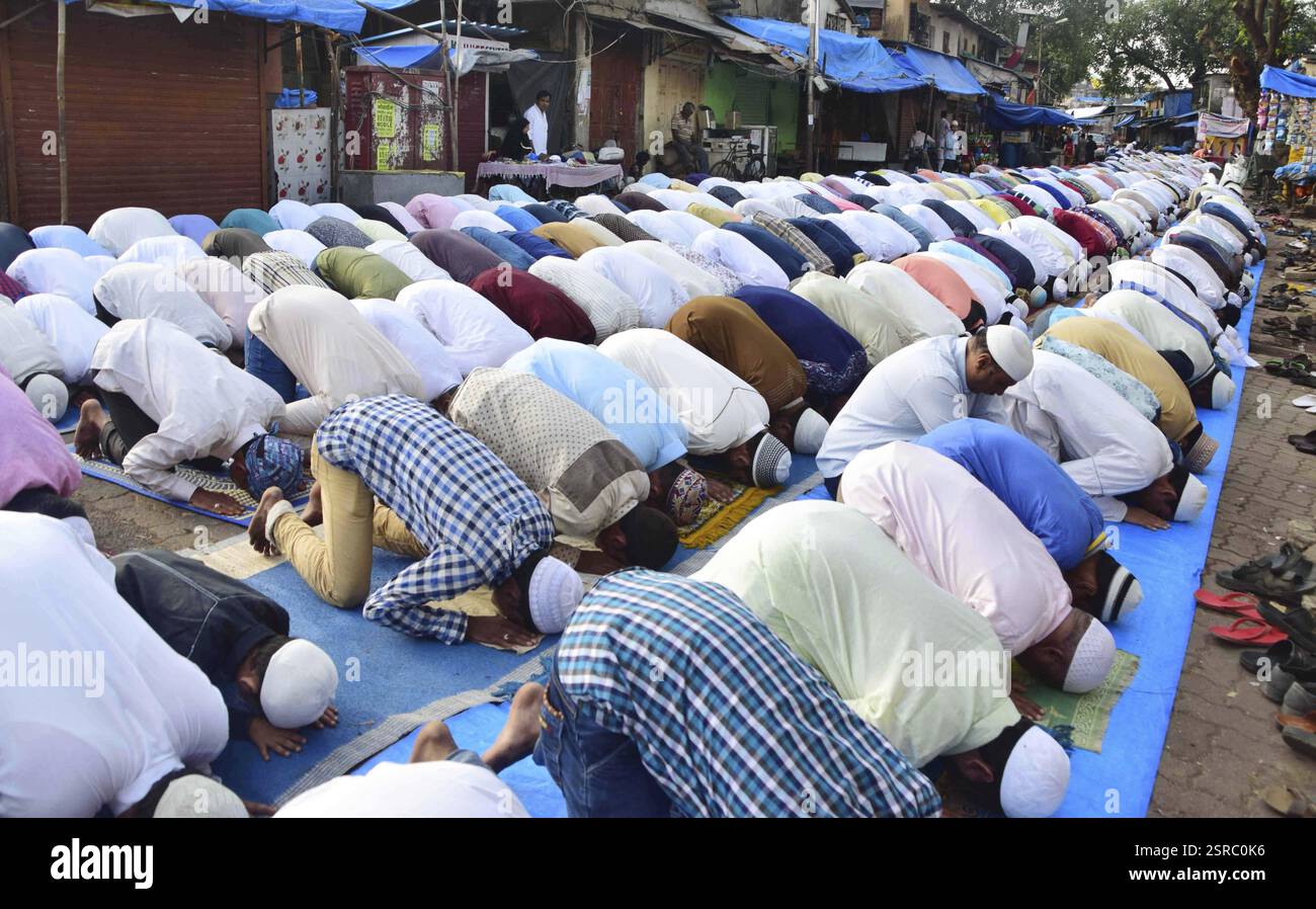 Muslims offer prayer as they celebrate Eid al-Adha or festival of ...