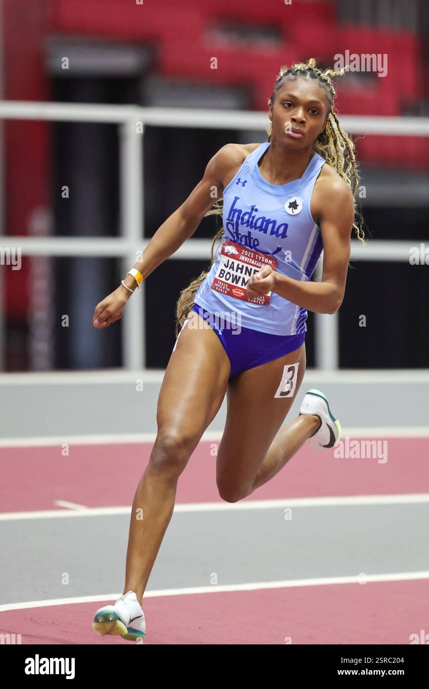 February 14, 2025: Indiana State runner Jahnel Bowman comes around the ...