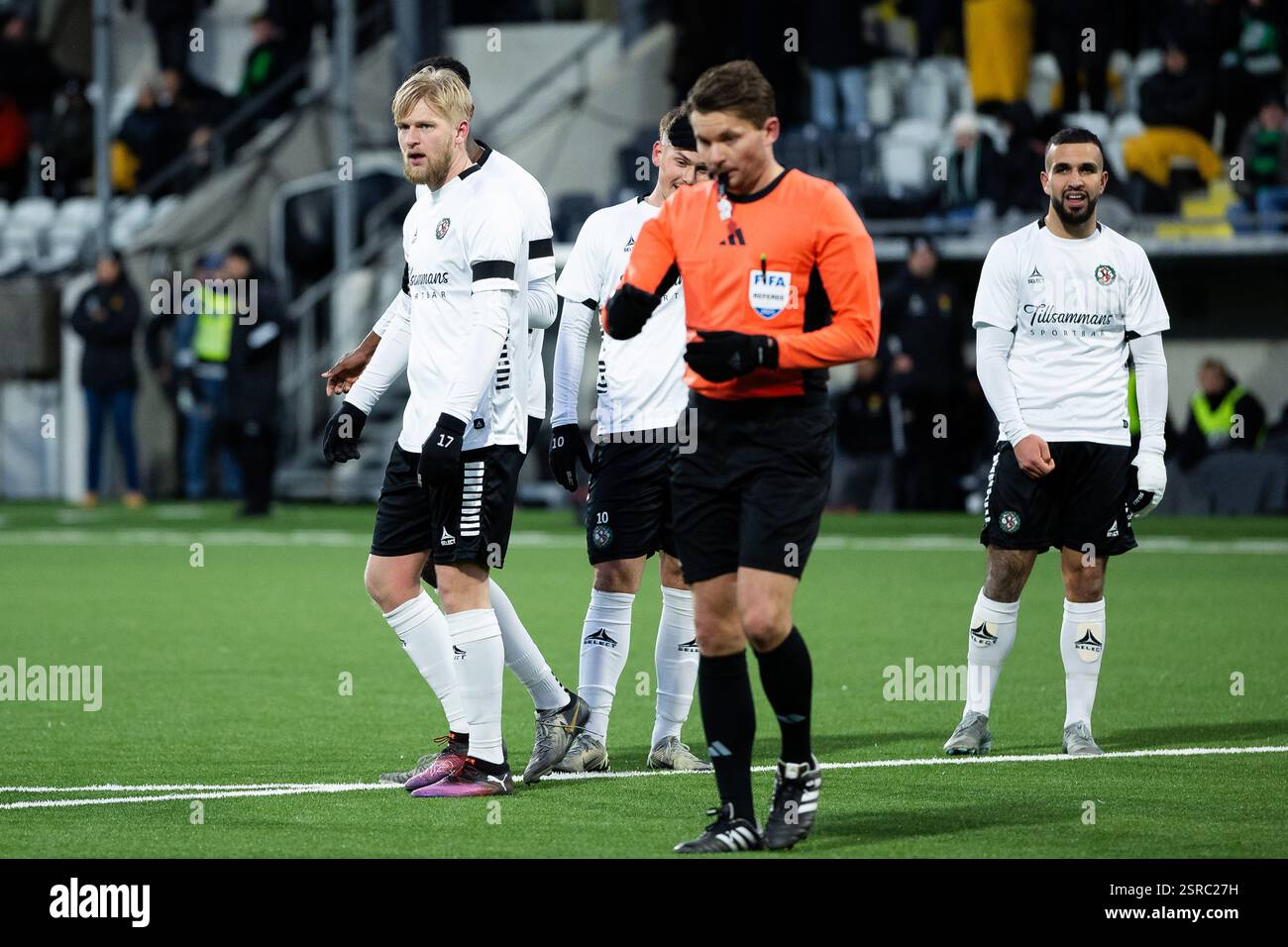 250215 Örebros Karl Holmberg deppar efter att GAIS fått en straff under ...
