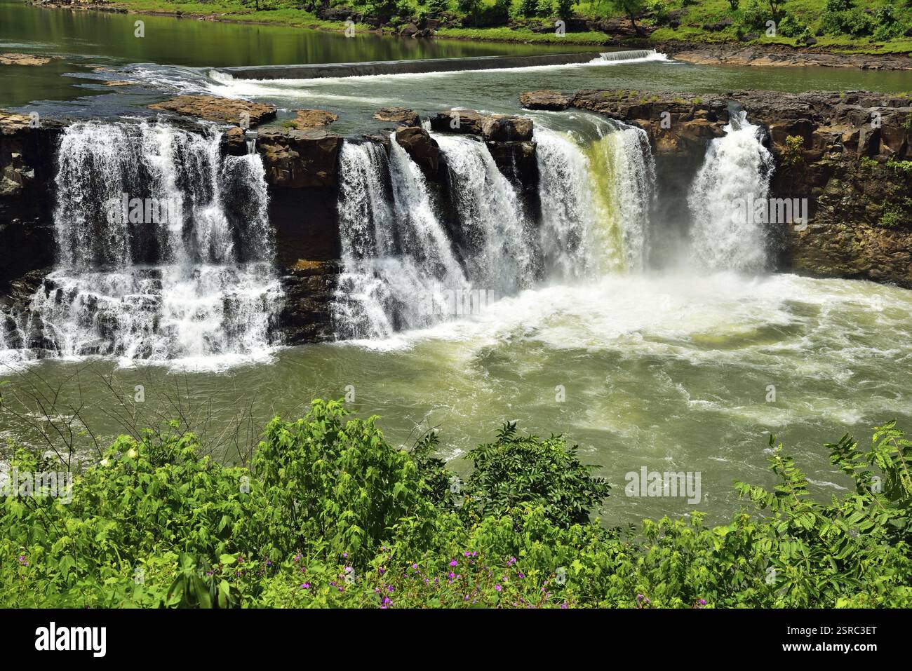 Gira waterfall, Ambika river, Wanarchond, Saputara, Gujarat, India ...