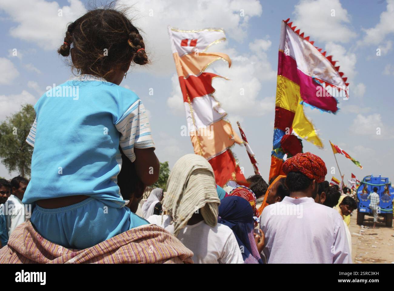 Indian kids standing flags hi-res stock photography and images - Alamy