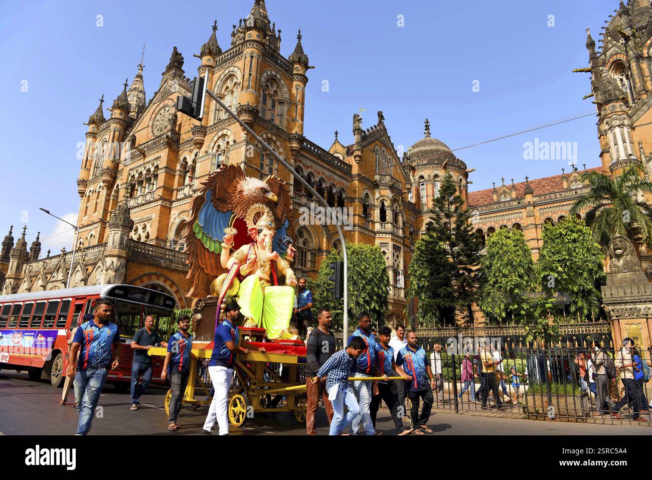 Lord Ganpati idol procession, Ganesh festival, Chhatrapati Shivaji ...