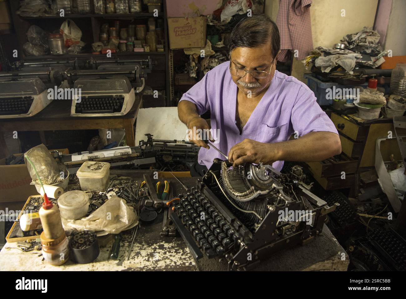 Typewriters india hi-res stock photography and images - Alamy