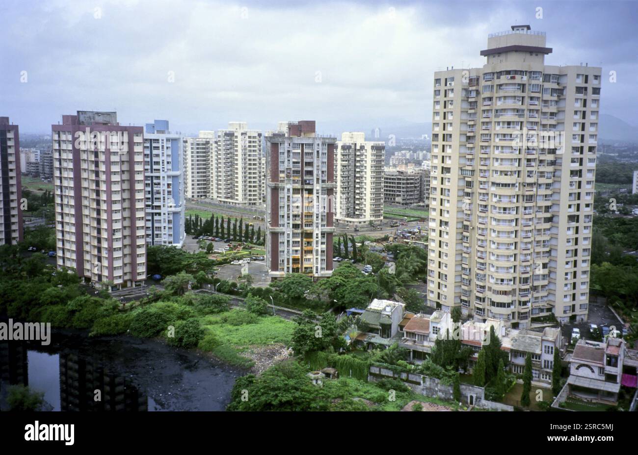 Lokhandwala complex hi-res stock photography and images - Alamy