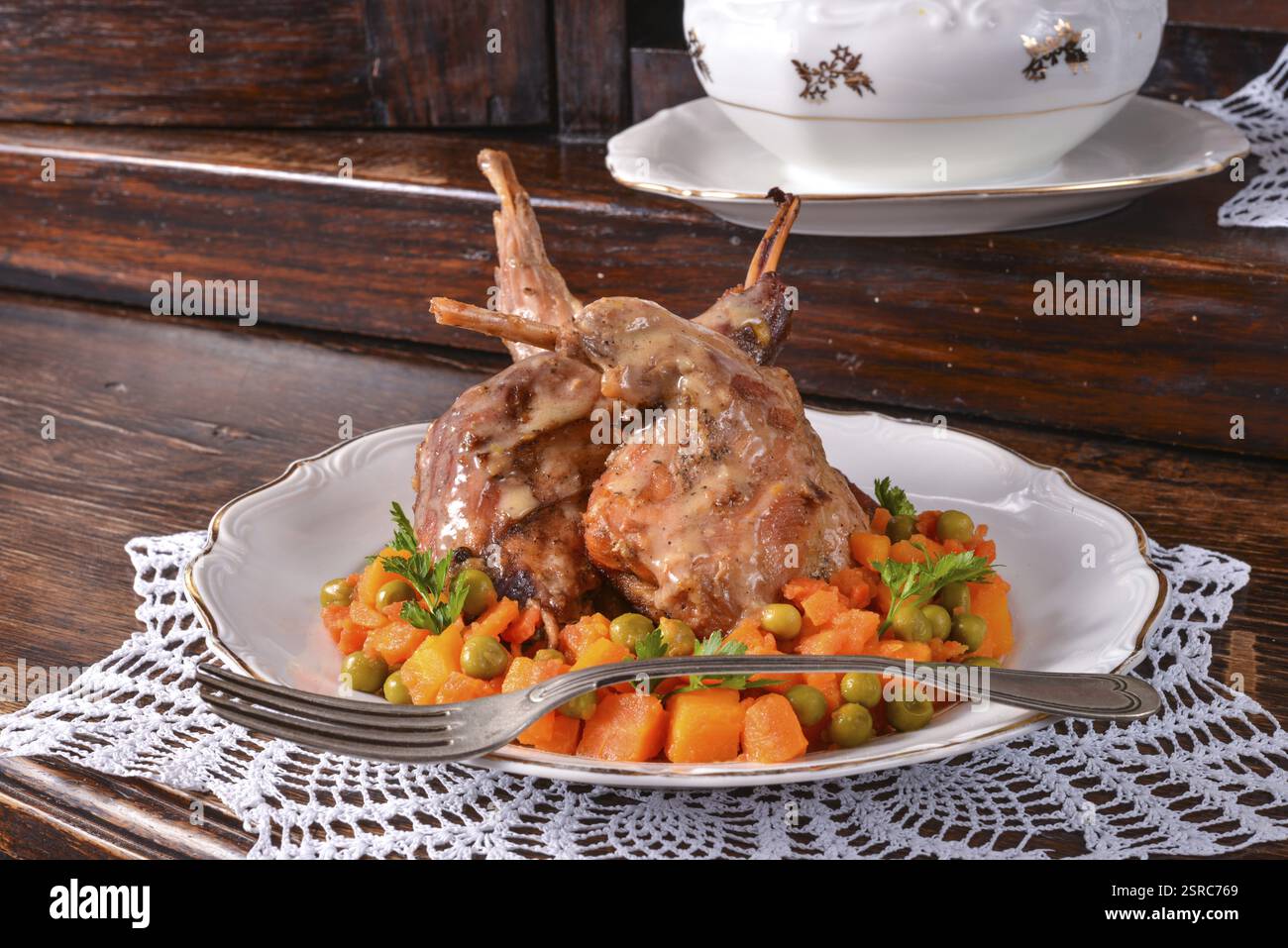 Roast rabbit hi-res stock photography and images - Alamy
