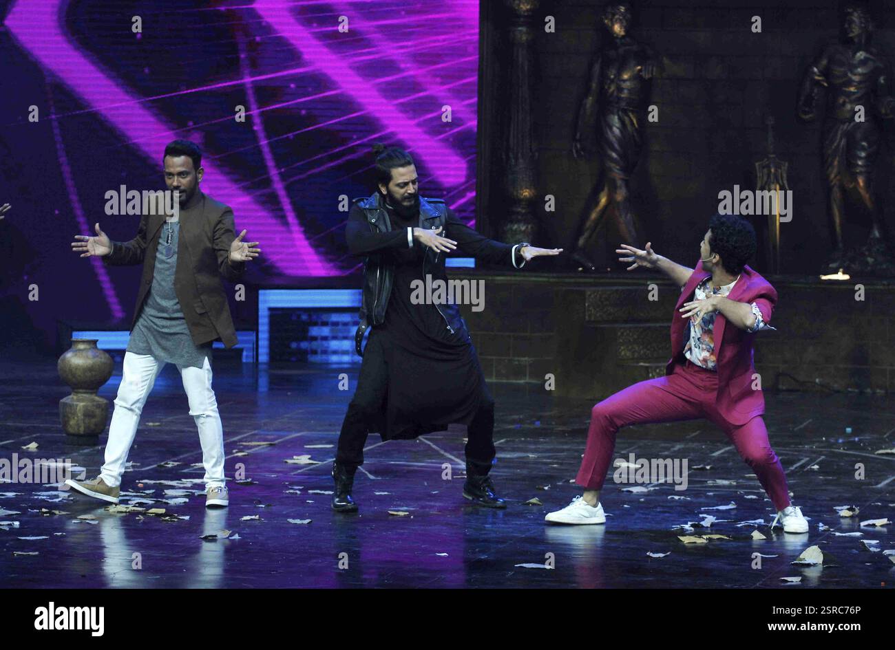 Bollywood choreographer Dharmesh Yelande actors Riteish Deshmukh Raghav ...