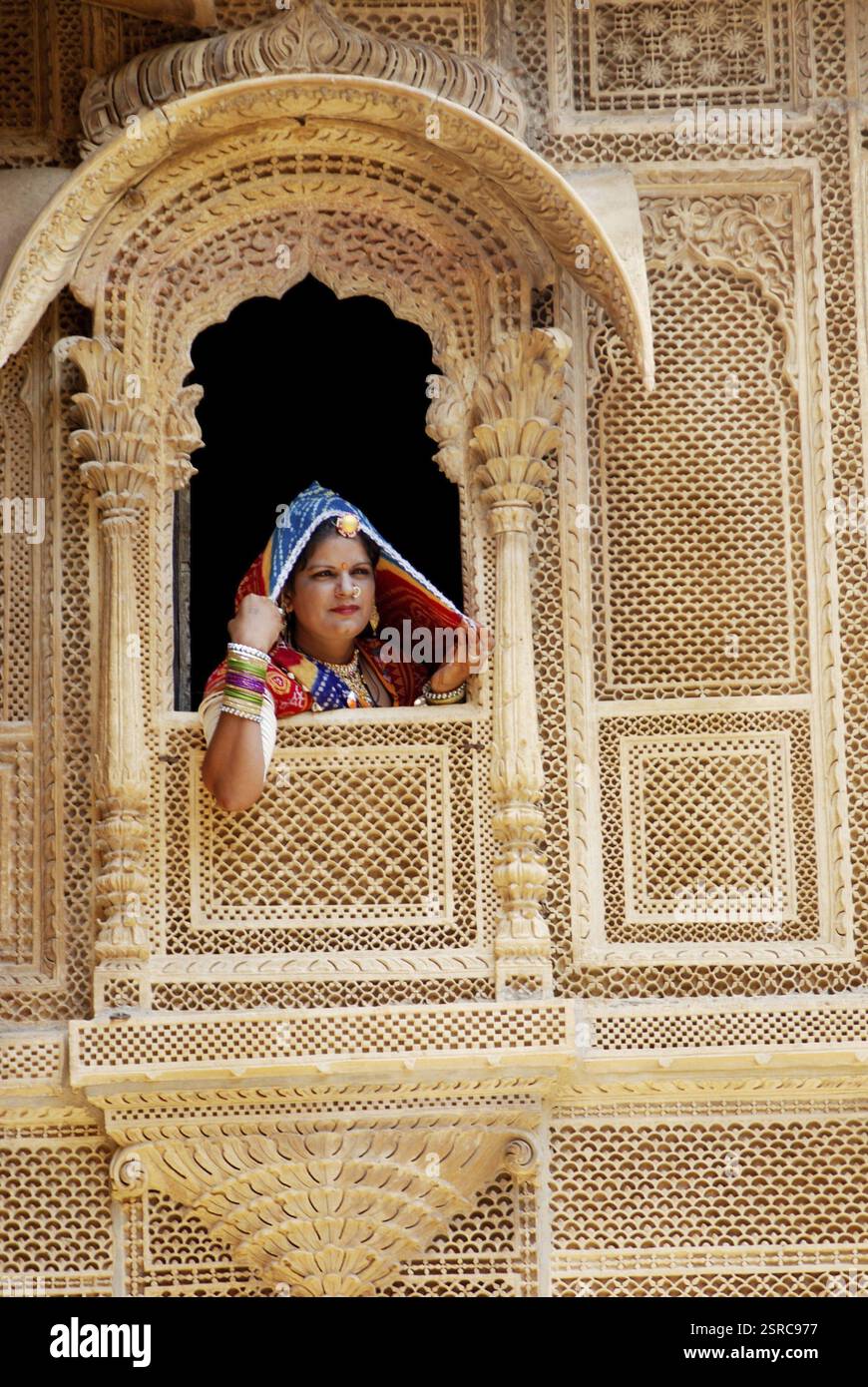 Rajasthani women sitting in hi-res stock photography and images - Alamy