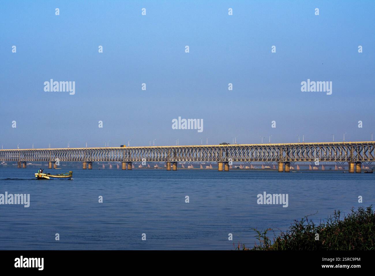 Godavari river bridge, Rajahmundry, Andhra Pradesh, India, Asia Stock ...