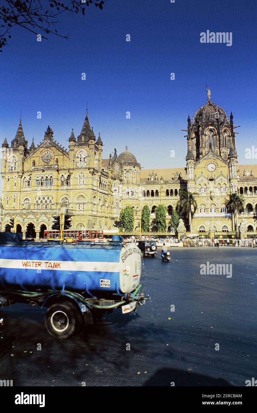 Victoria terminus station hi-res stock photography and images - Alamy