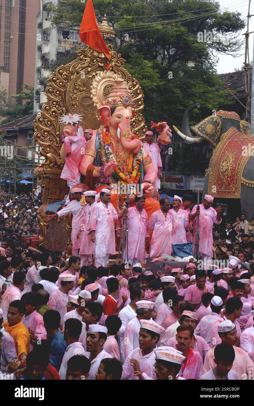 Ganesh ganpati immersion of Lalbaugcha Raja, Bombay Mumbai, Maharashtra ...