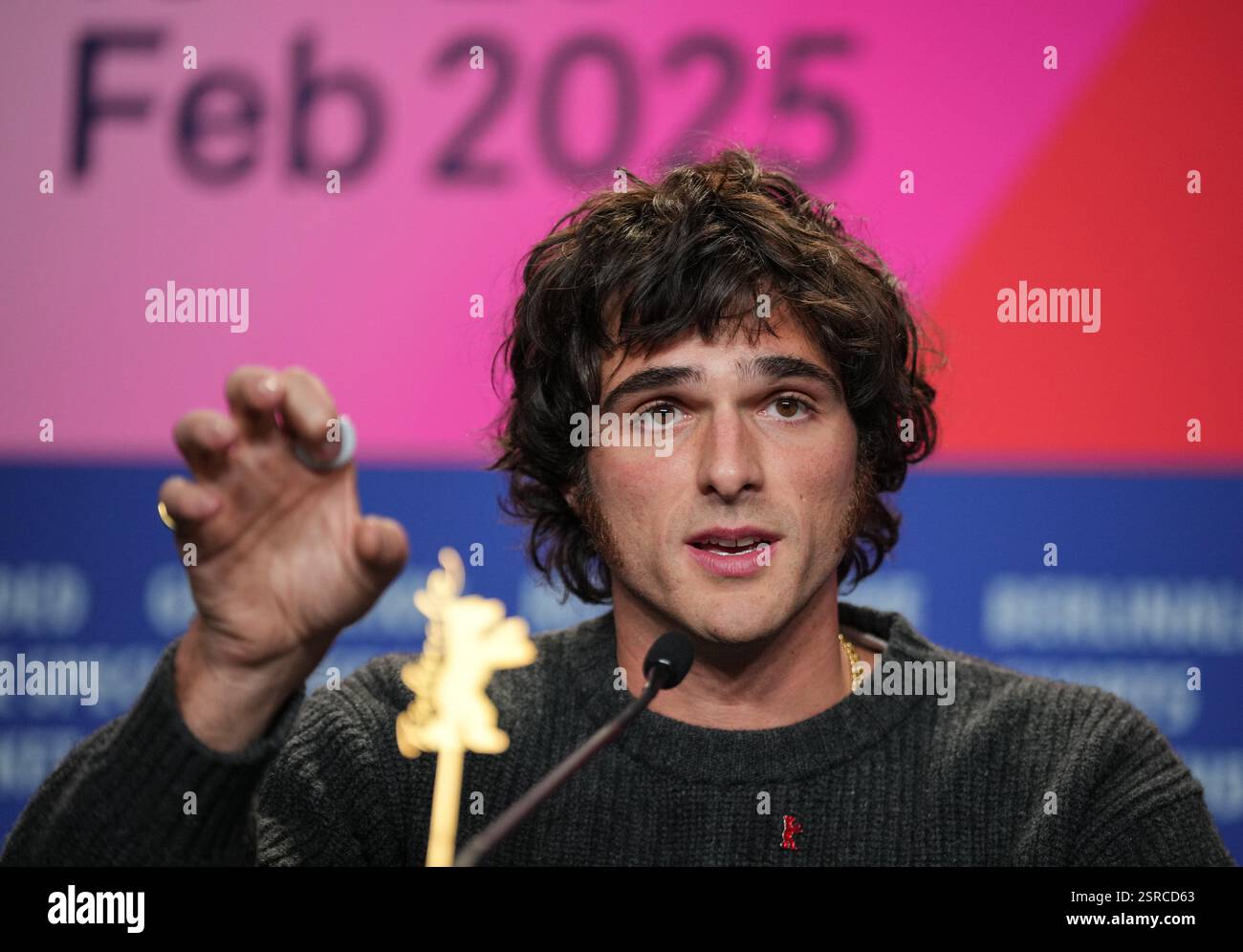 Berlin, Germany. 15th Feb, 2025. Actor Jacob Elordi speaks at the press ...