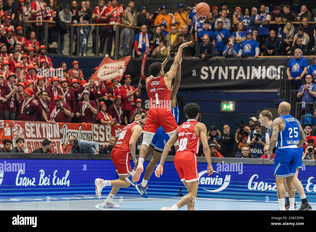 Weissenfels, Deutschland. 15th Feb, 2025. Noah Locke (Bamberg Baskets ...