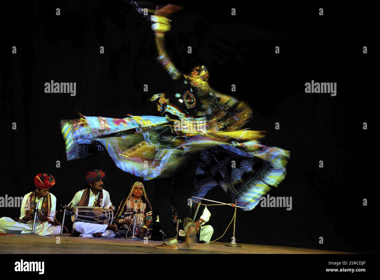 Kalbeliya woman hi-res stock photography and images - Alamy