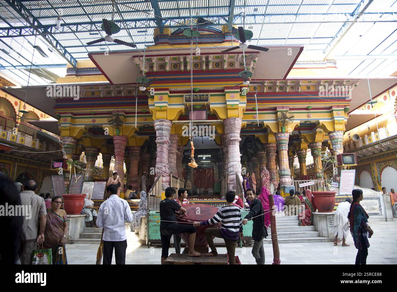 Dwarkadhish temple, mathura, uttar pradesh, india, asia Stock Photo - Alamy