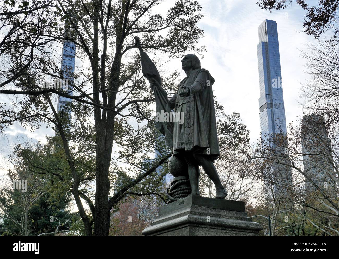 Bronze sculpture christopher columbus hi-res stock photography and ...